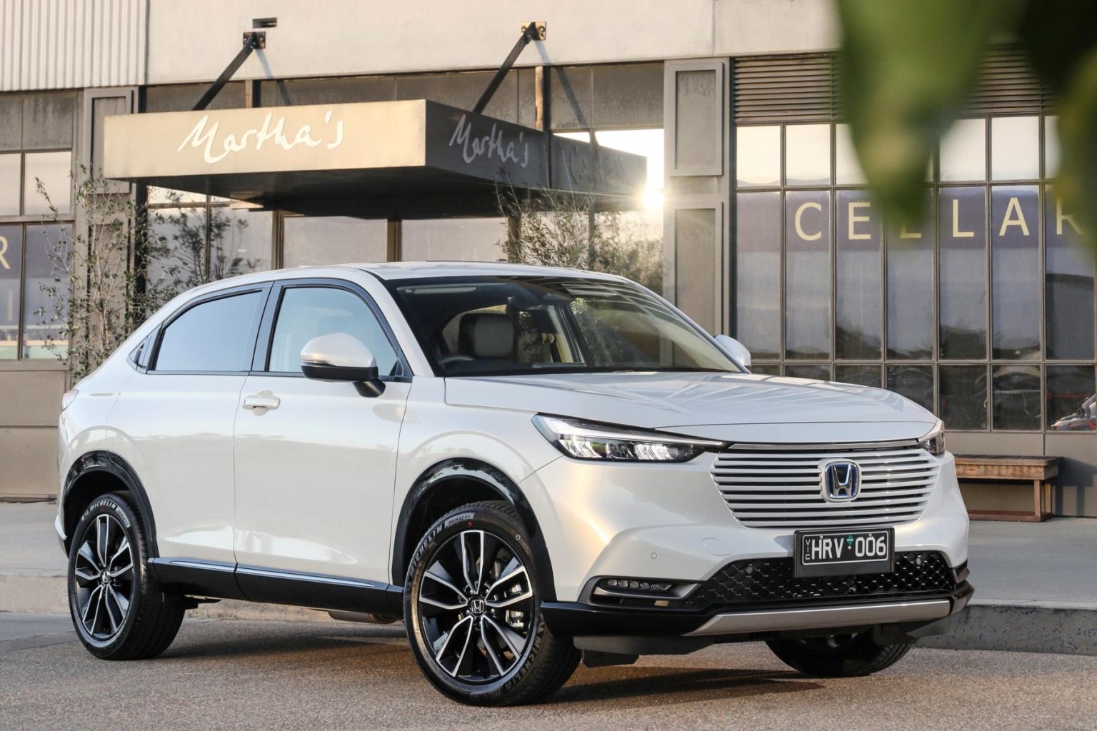 Honda HR-V e-HEV L SUV 2024 Review - Motoring Minute